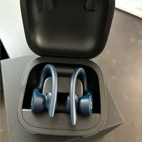 Beats by Dre | Headphones | Beats Powerbeats Pro Totally Wireless ...